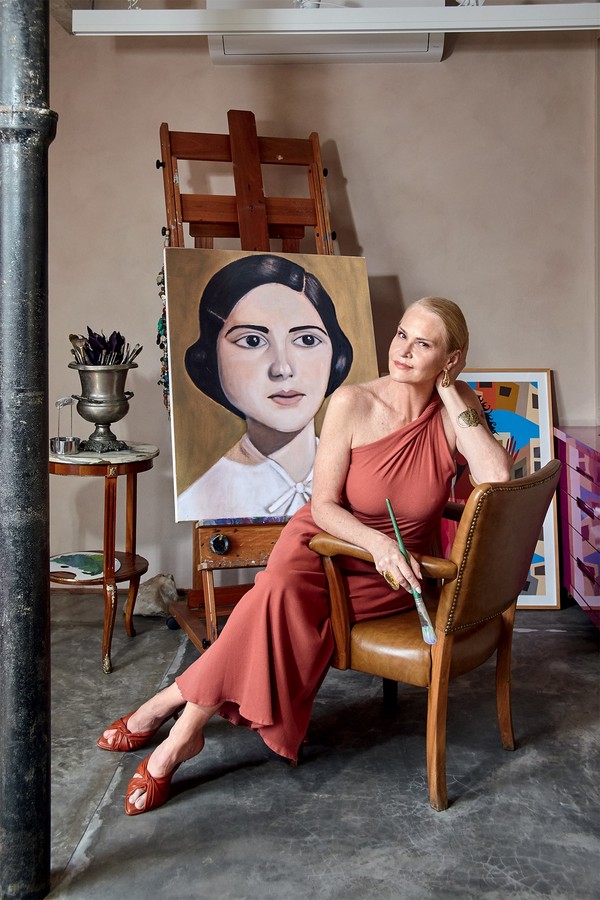 Claudia Liz abre seu apartamento repleto de arte e referências à ...