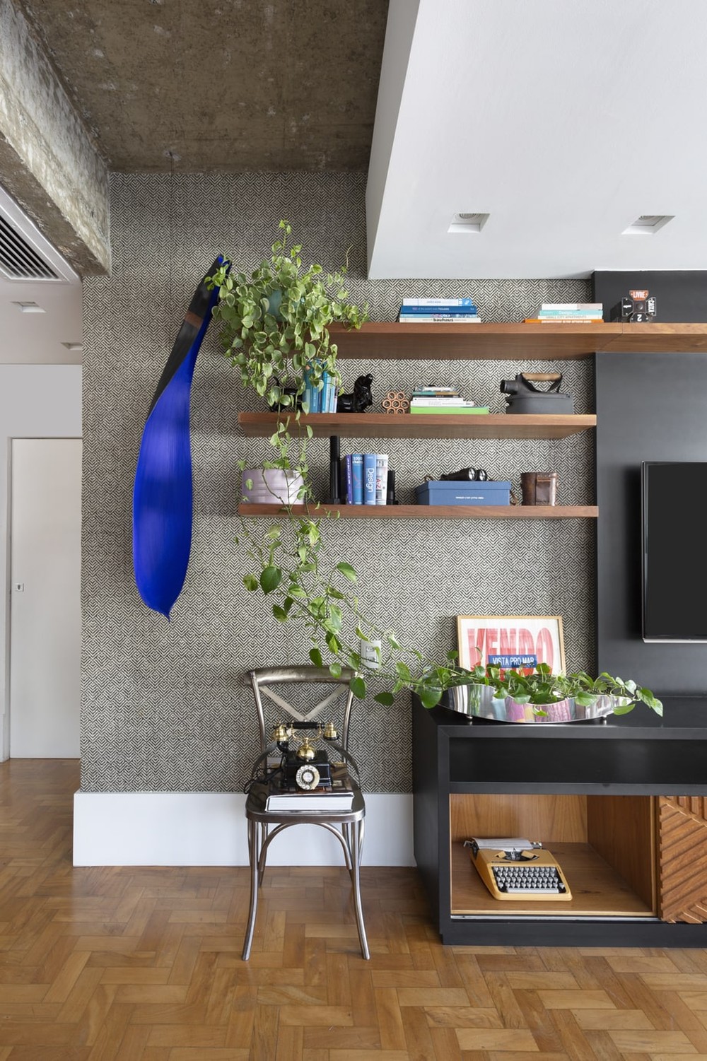 Azul royal: 15 ideias para incluir a cor elegante na sua decoração