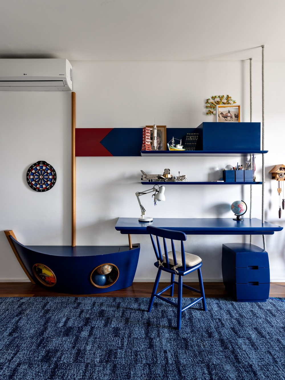 Apartamento de 600 m² tem decoração colorida e vista para parque Ibirapuera