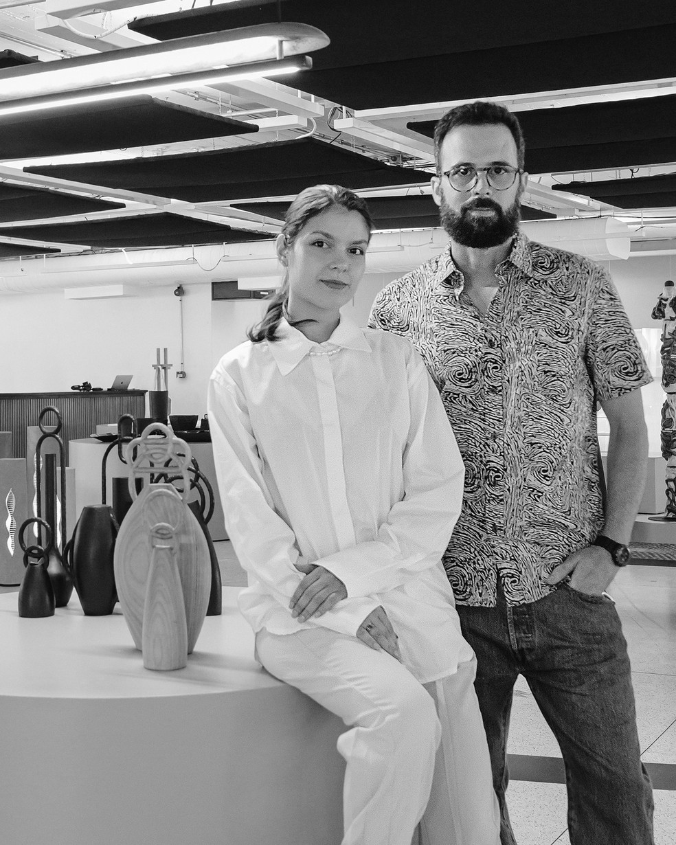 Designers criam peças sustentáveis de madeira com foco na brasilidade