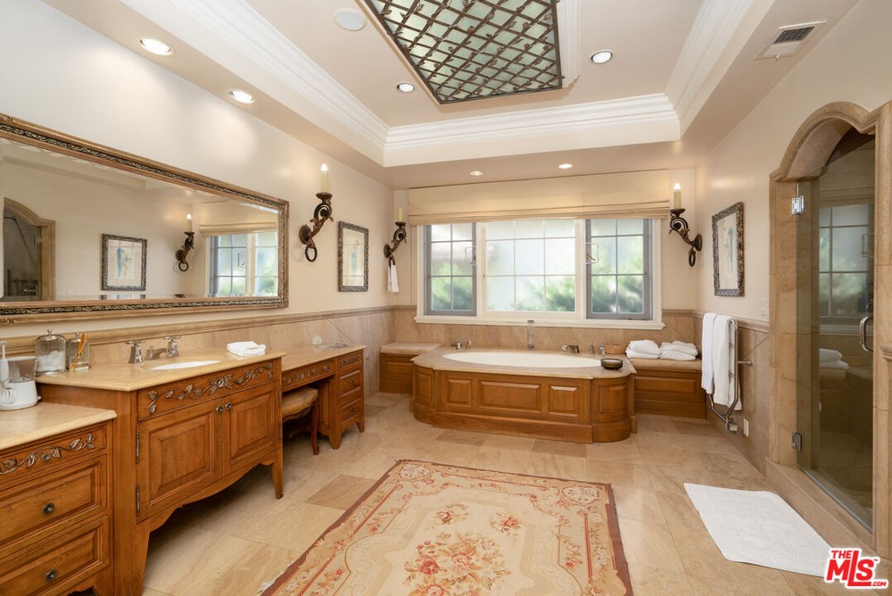 Irmãos Menendez: por dentro da luxuosa mansão da família que serviu de ...