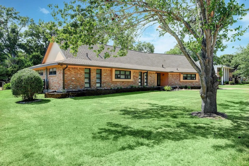 Casa no Texas onde Neil Armstrong viveu durante expedição histórica à ...
