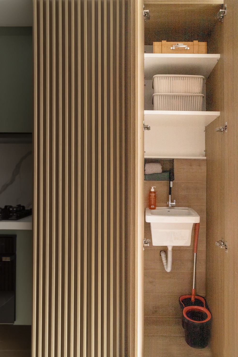 Influenciador Alan Victor mostra resultado de reforma em studio de 29m²