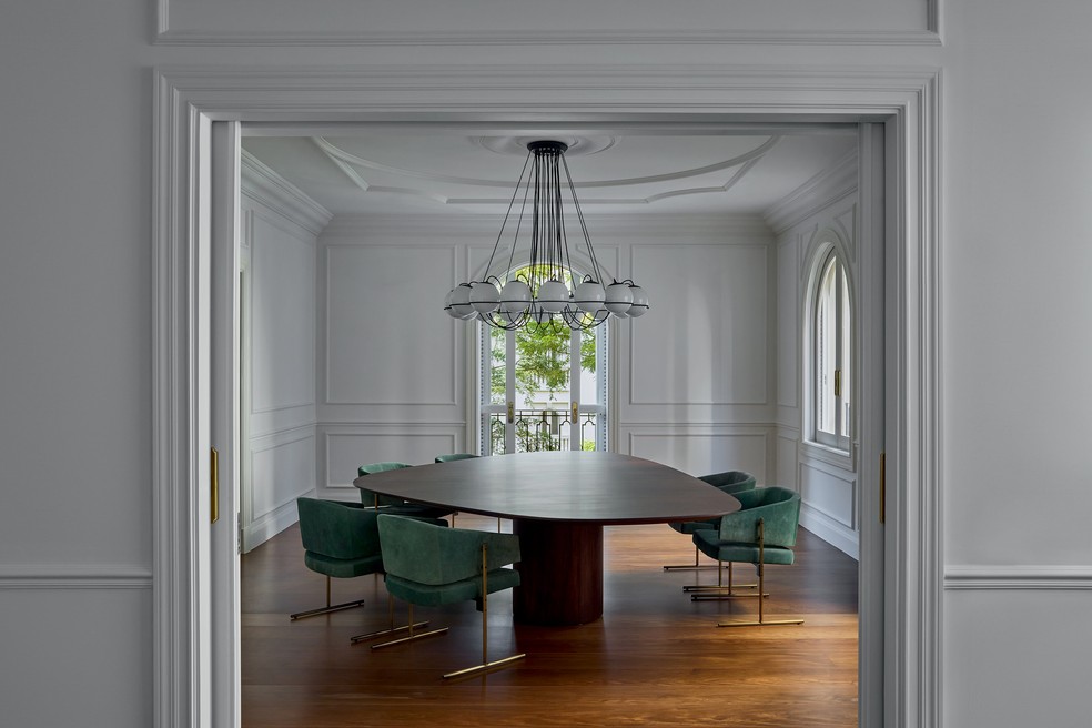 Menos é mais em apartamento minimalista e com ícones do design | Apartamentos | Casa Vogue