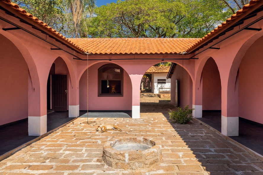 No interior paulista, a antiga casa da escritora Hilda Hilst reabre ao ...