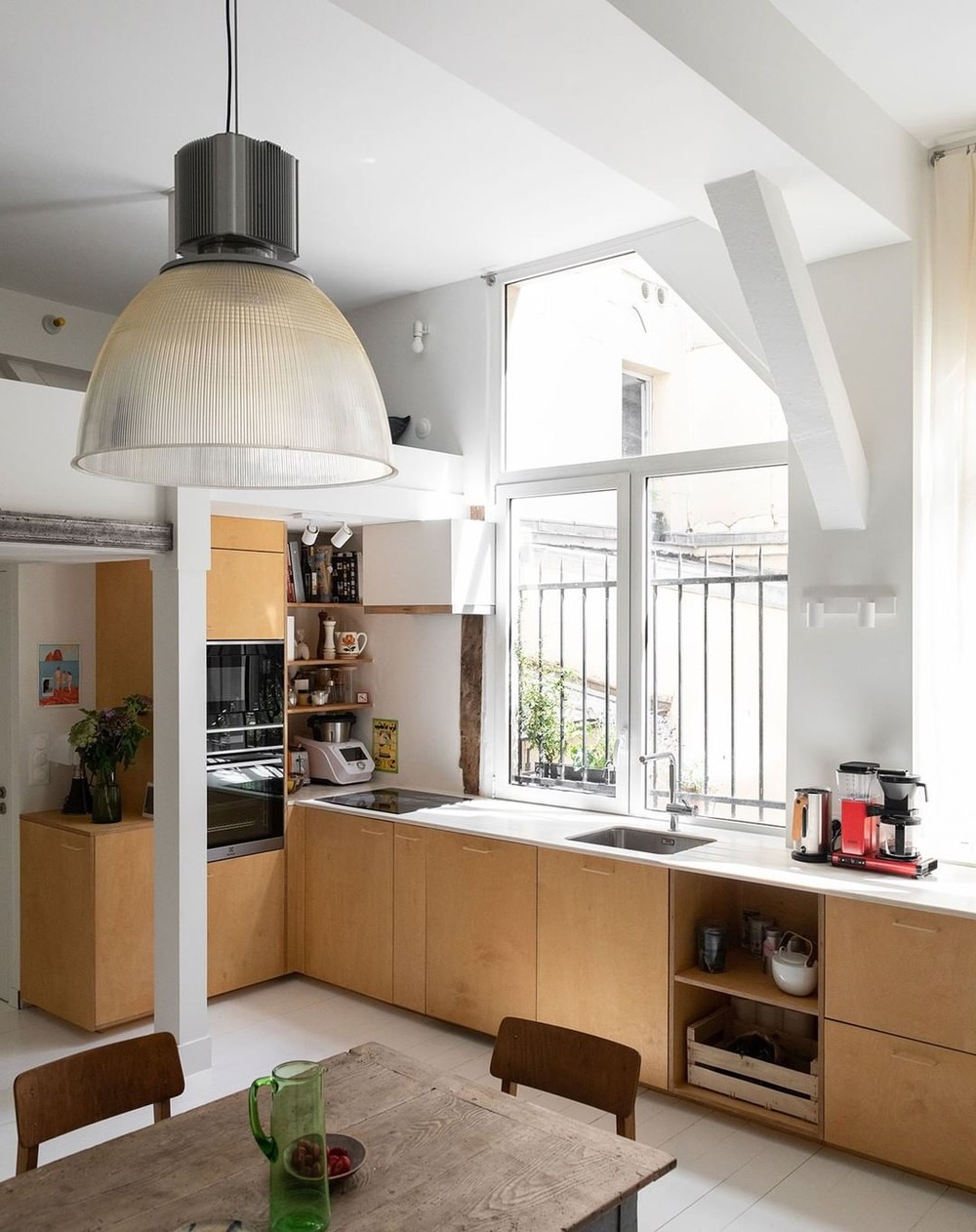 Cozinha em L: como planejar o ambiente no canto da parede