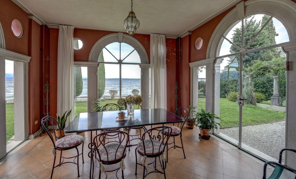 Casa Rosa é colocada à venda por R$ 51 milhões na Itália; veja fotos ...