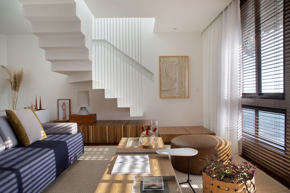 Décor do dia: sala de estar com escada atirantada
