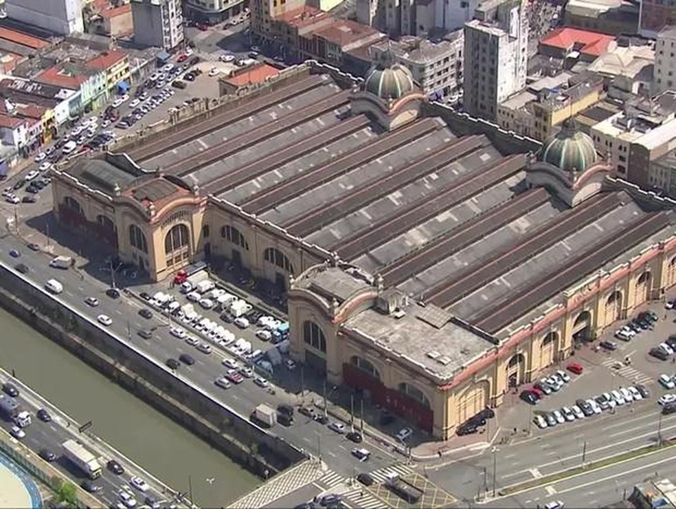 Fachada do Mercado Municipal de SP começa a ser restaurada e marca ...