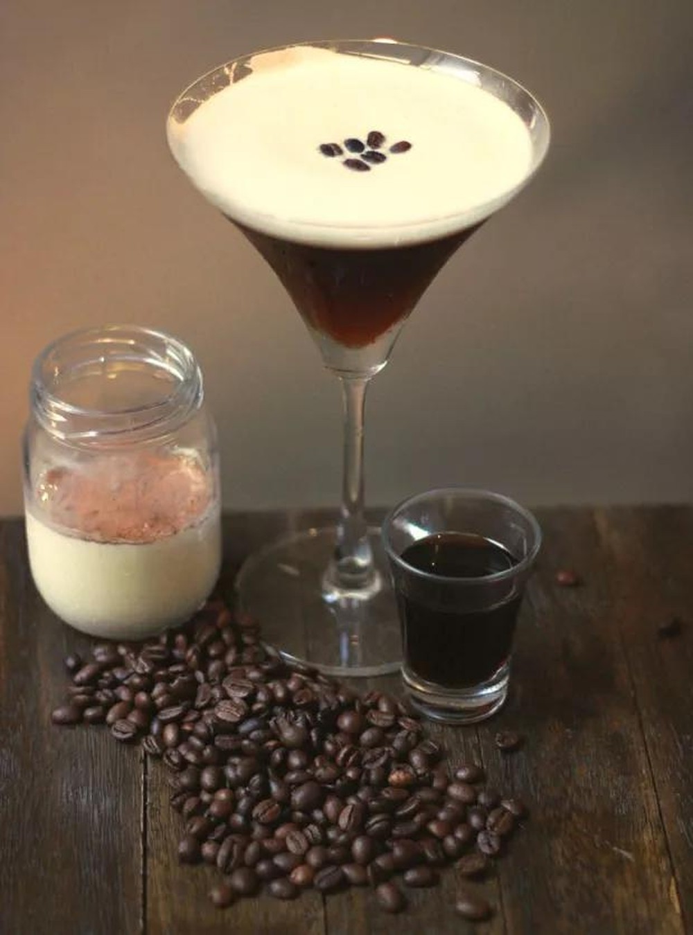 Drinks com vodka: 9 receitas para fazer sucesso entre os amigos