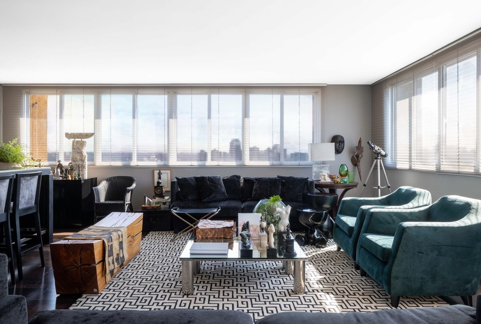 Arquiteto Jayme Bernardo abre apartamento de 540 m², em Curitiba