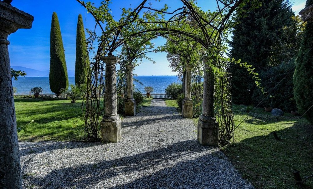 Casa Rosa é colocada à venda por R$ 51 milhões na Itália; veja fotos ...