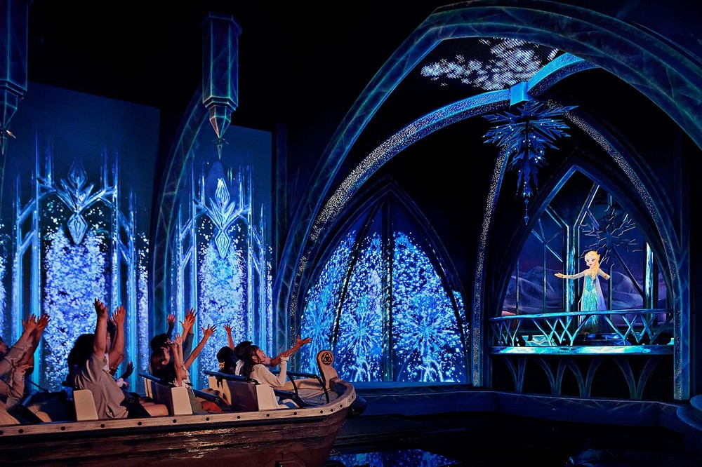 Primeiro 'World of Frozen' é inaugurado na Disney de Hong Kong | Viagem ...