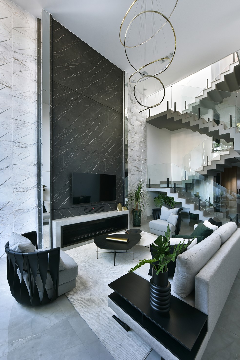 Décor do dia: living em tons neutros com escada de quartzo | Décor do ...