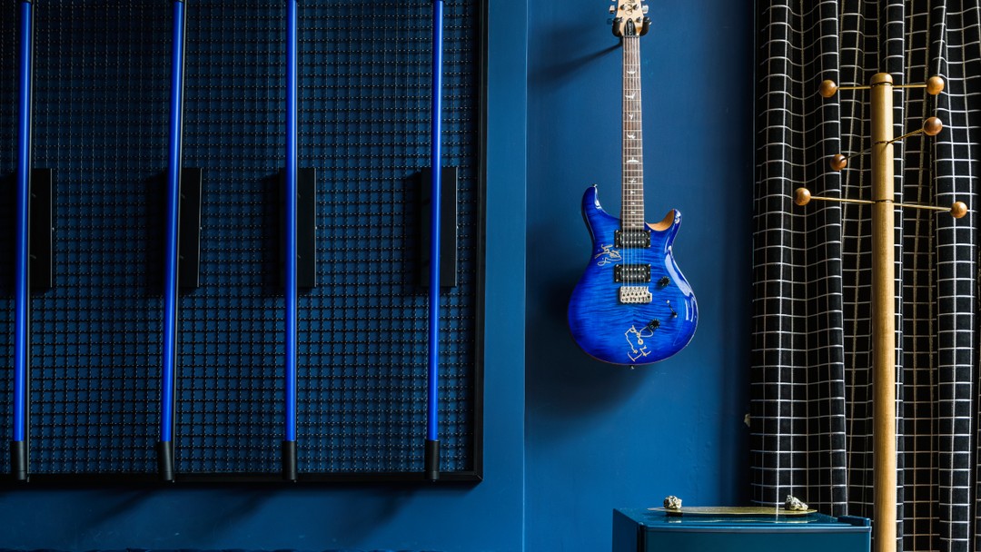 Décor do dia: escritório azul com sofá de veludo e mesa redonda | Décor ...