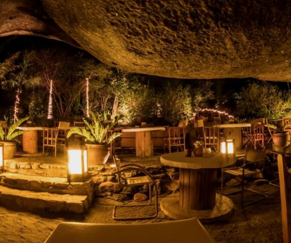 Rio Grande do Norte tem bar-restaurante embaixo de pedra