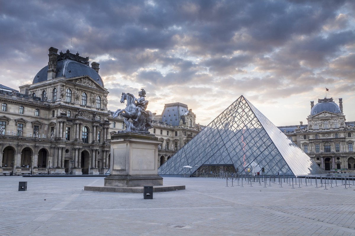 França lança concurso internacional para reforma do Museu do Louvre