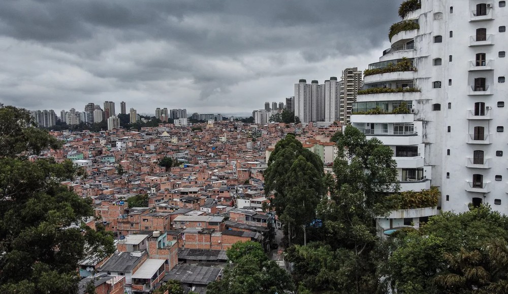 Prédio de luxo ao lado de Paraisópolis volta a viralizar por 'abandono ...