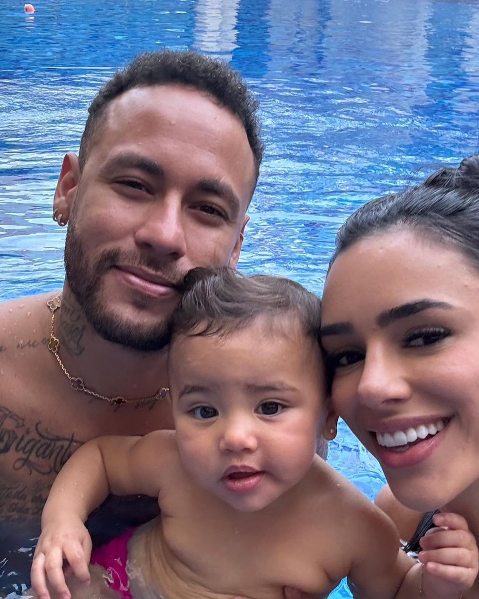 Neymar encanta ao exibir intimidade com Bruna Biancardi e Mavie na Arábia Saudita; veja fotos ...