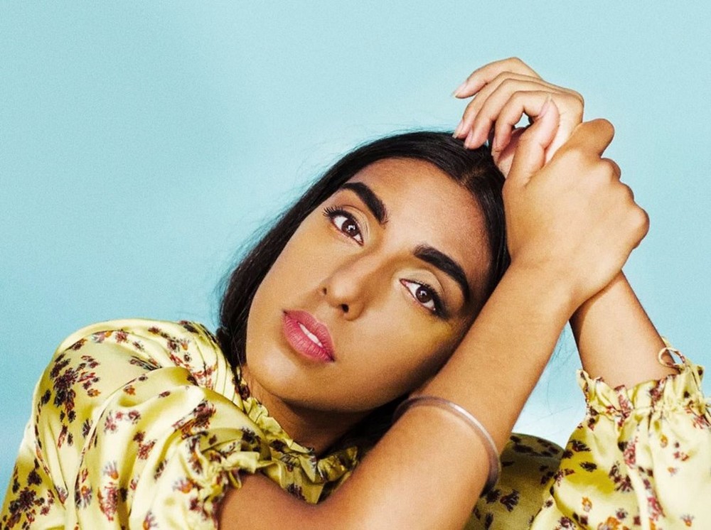 Novo livro de Rupi Kaur, 'Cura pelas palavras', é lançado no Brasil