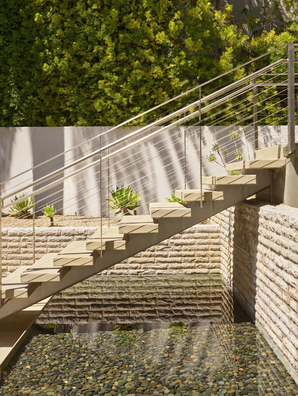 A casa de Edna Moda, de 'Os Incríveis', foi recriada na vida real – e ...