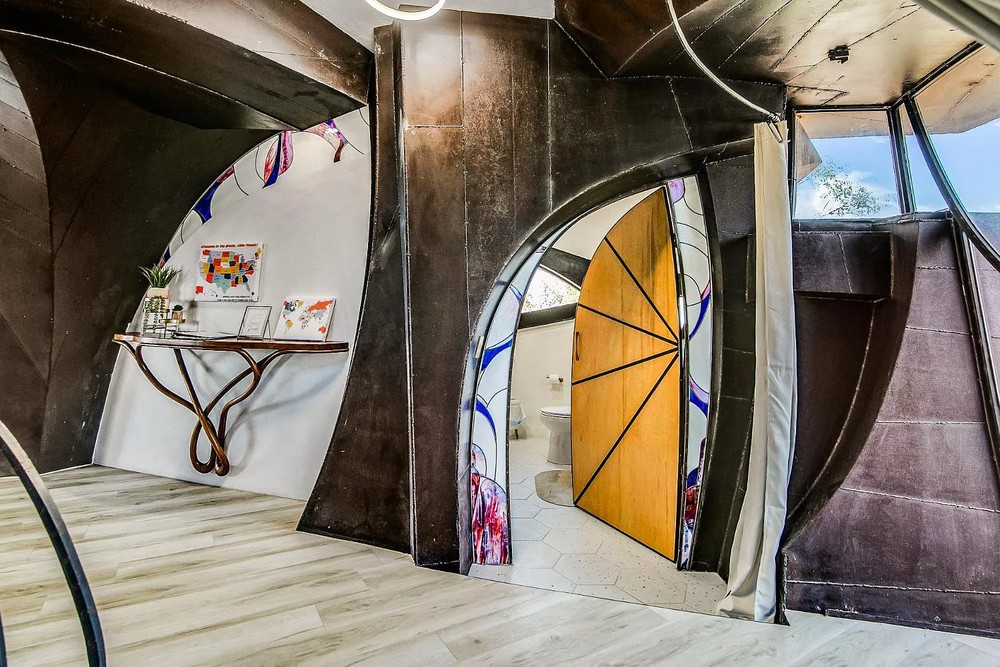 Casa com arquitetura de ferro impressionante está à venda por R$ 9,7 ...