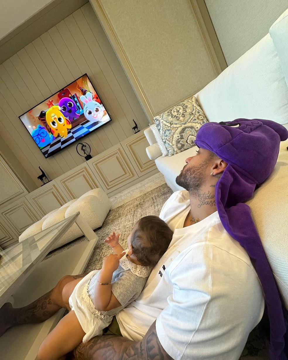 Neymar encanta ao exibir intimidade com Bruna Biancardi e Mavie na Arábia Saudita; veja fotos ...