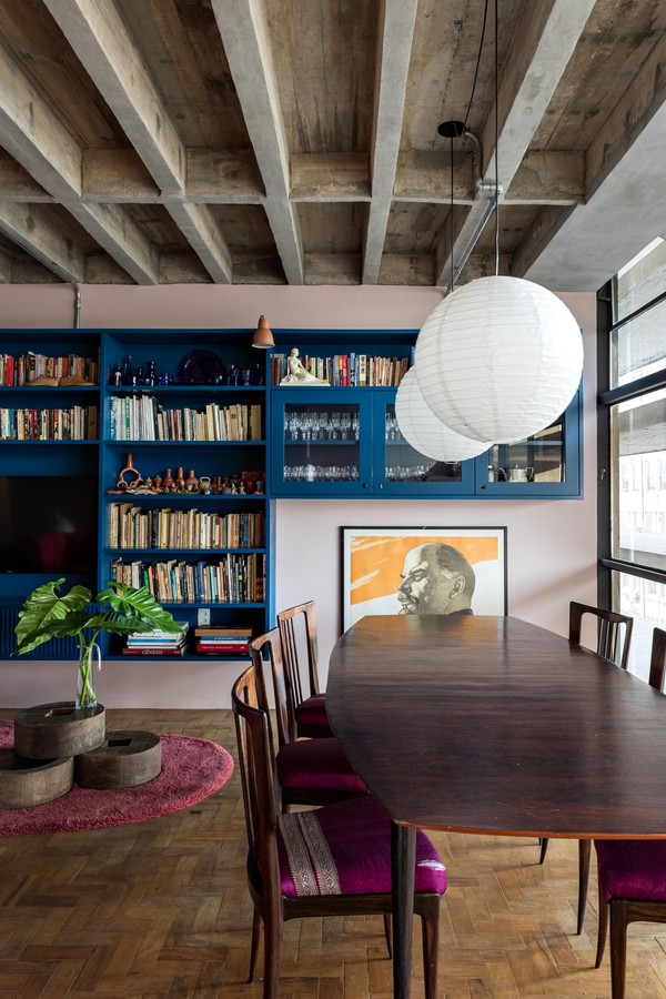 Azul royal: 15 ideias para incluir a cor elegante na sua decoração