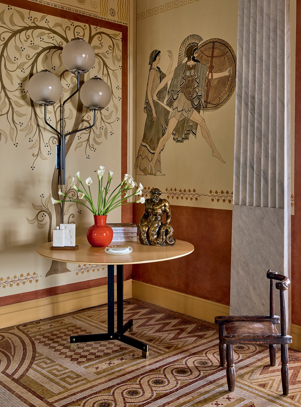 Mansão francesa esbanja charme e história à beira do Mar Mediterrâneo