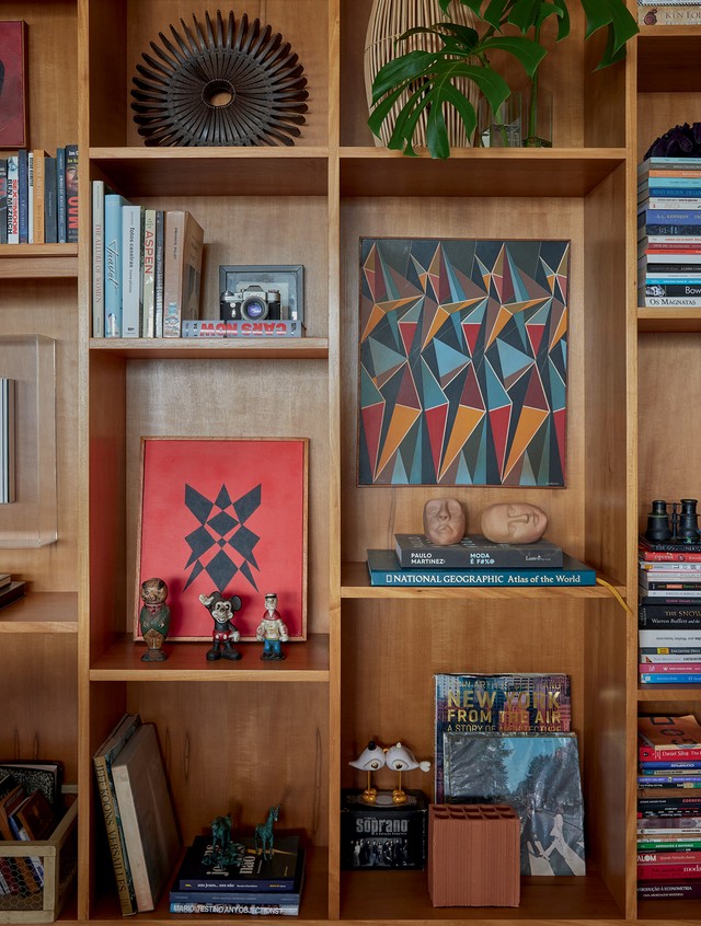 O apartamento de Mariana Weickert repleto de design e arte no Rio de ...