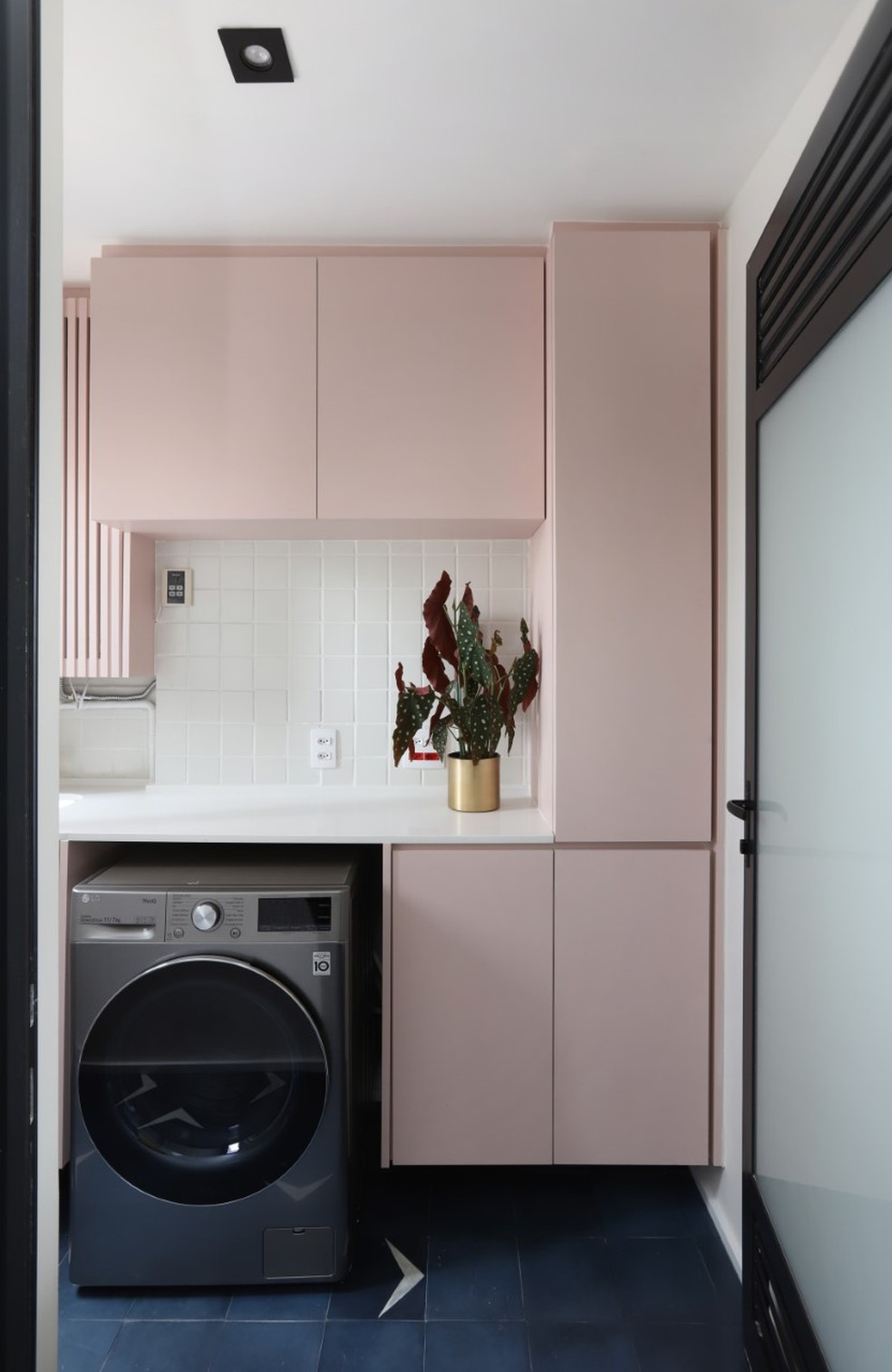 15 projetos com armários coloridos para fugir do tradicional