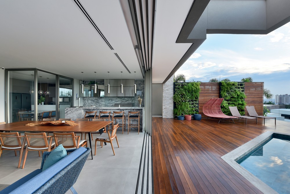 Casa contemporânea mostra como integração é segredo para receber bem