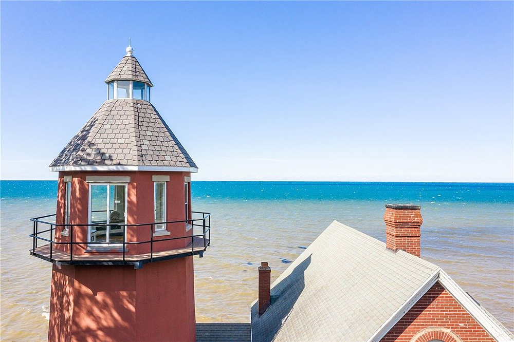 Morar em um farol em funcionamento é possível por R$ 8,4 milhões; veja ...