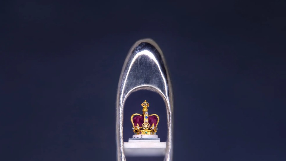 As menores esculturas do mundo cabem no buraco de uma agulha